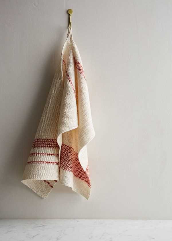 Easy and Stylish Knitted Hand Towels: Free Patterns