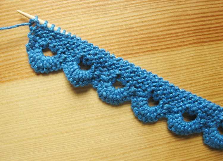 A Playful Twist: The Scalloped Knitting Pattern