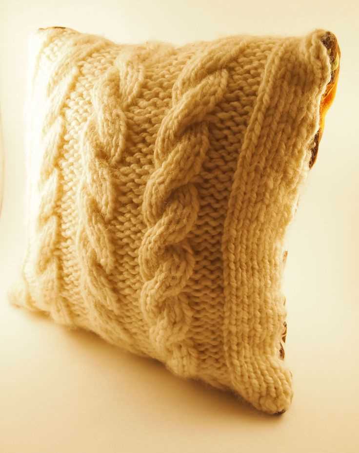 Cozy Up Your Home with a Free Cable Knit Cushion Pattern