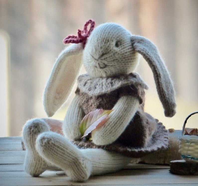 Adorable Free Knitting Pattern for a Bunny and a Teddy Bear