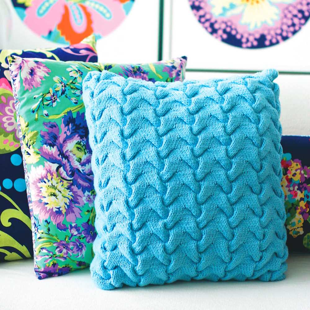 Cozy up your home with these free knitting patterns for cushion covers