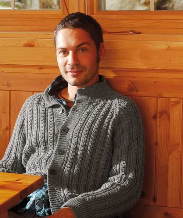 Cozy and Stylish: Free Mens Cowl Knitting Pattern
