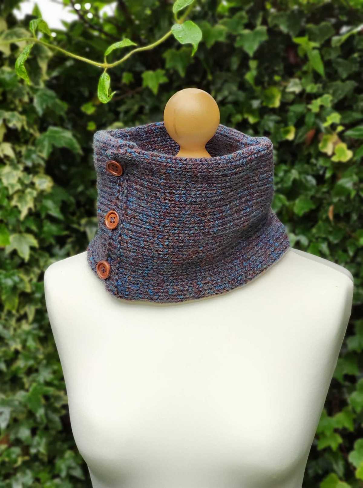 Warm up your winter with this cozy neck warmer pattern