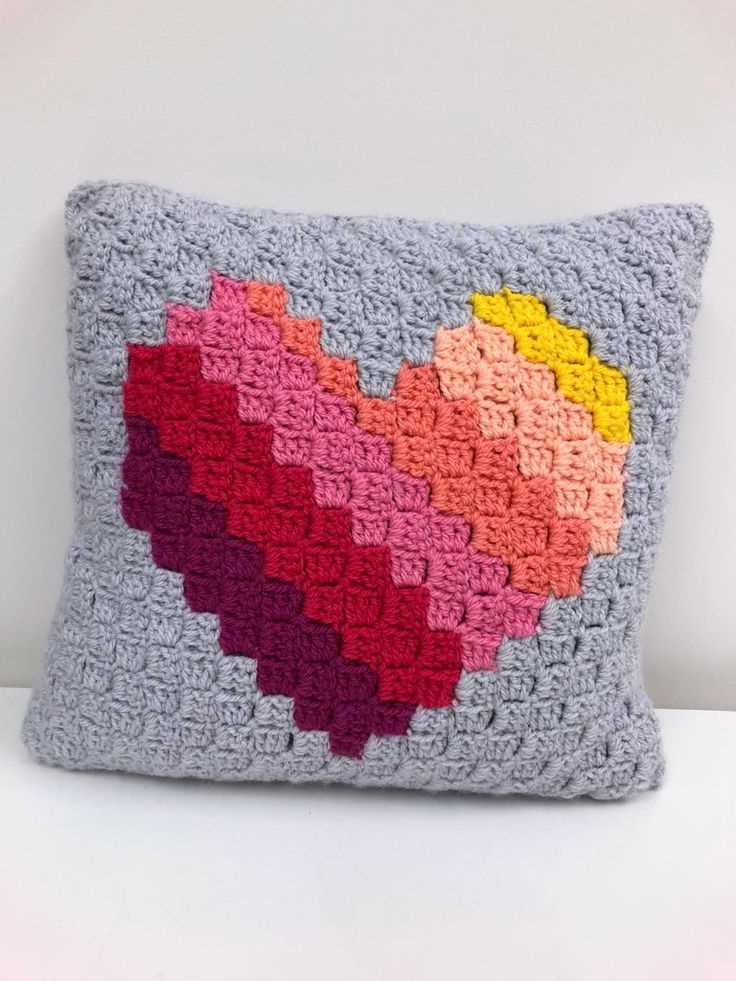 Cozy & Cute: Snuggle Up with a Knitted Heart Pillow