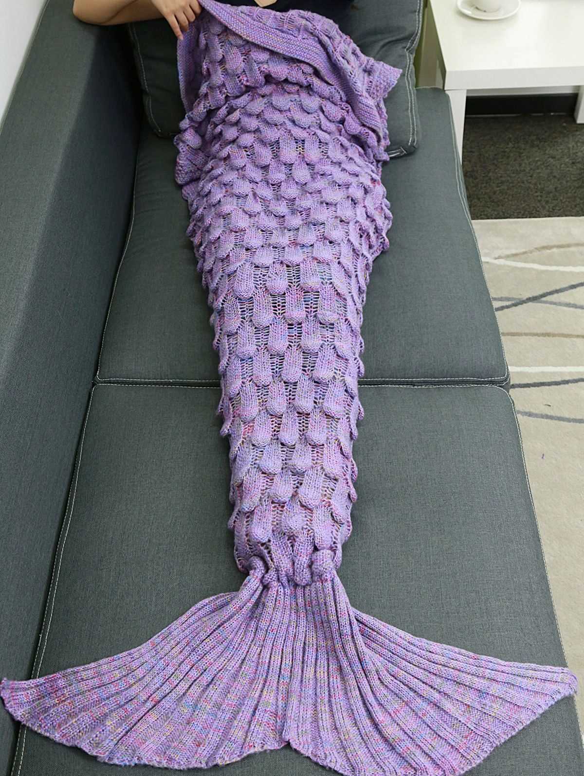 Free pattern for a knitted mermaid blanket