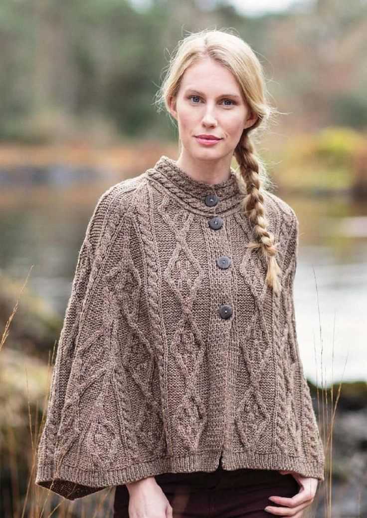 Stylish and unique knitting pattern for a women's poncho