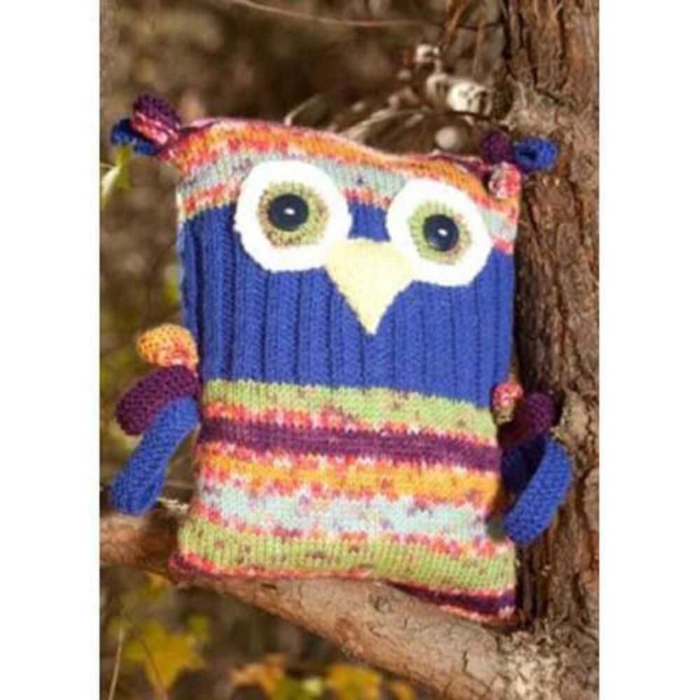 Knit a whimsical owl with a loom: free pattern