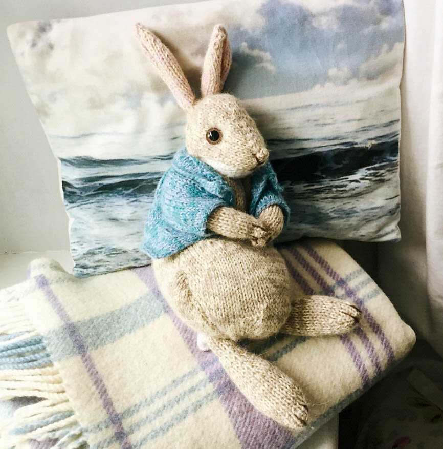 Create Your Own Cozy Stuffed Animal Sweater with This Knitting Pattern
