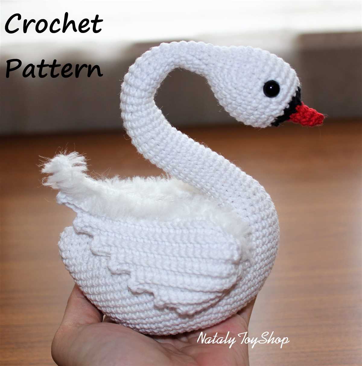 Graceful Stitches: Create Your Own Swan with This Knitting Pattern