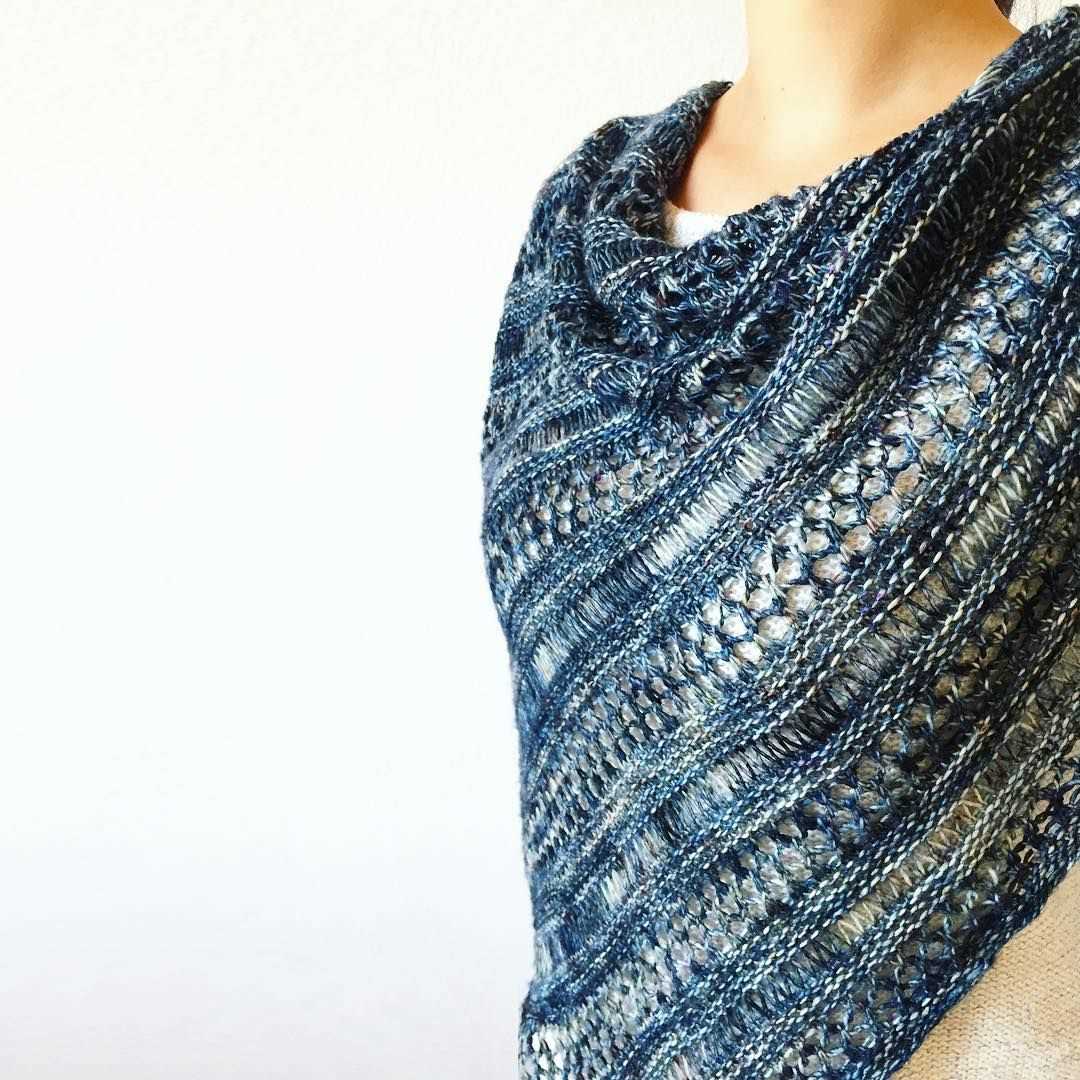 Free knitting pattern for an asymmetrical shawl