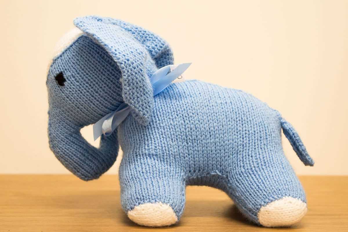 Unique knitting patterns for Aussie jeans toy