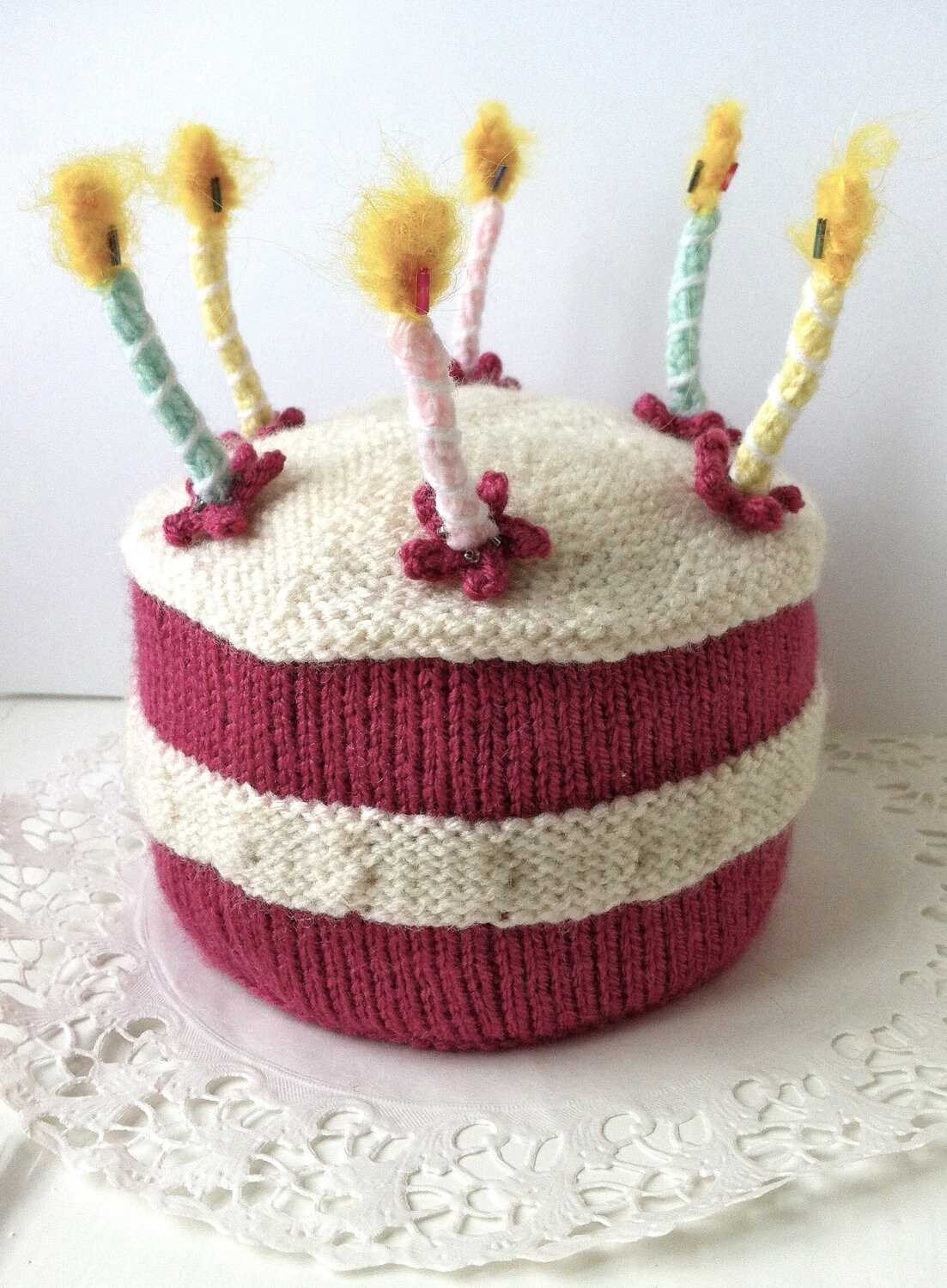 Knit a Yummy Birthday Cake with this Free Pattern!