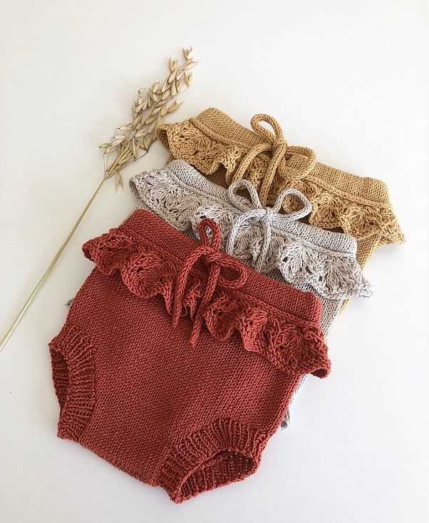 Simple and Stylish Knitting Pattern for Bloomers