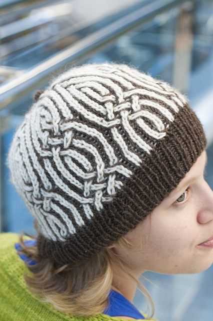 Stylish and Cozy: Knit Your Own Pillbox Hat with This Pattern