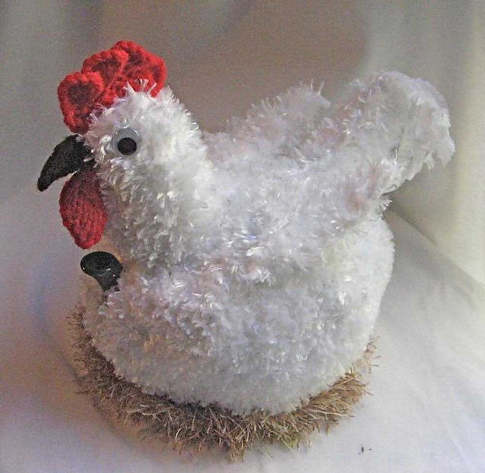 Free Knitting Pattern: Cozy up your tea with a chicken-inspired design