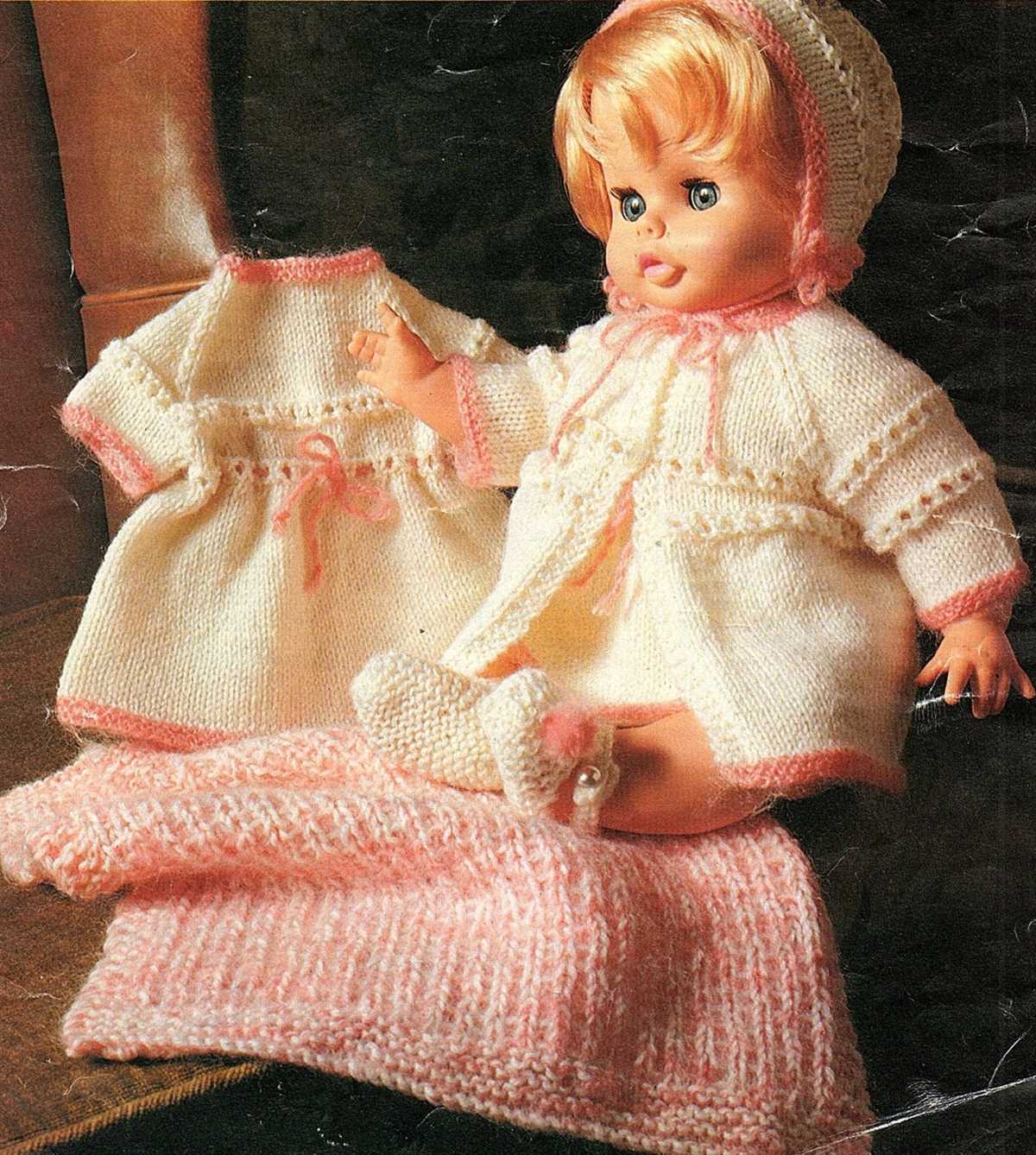 Free knitting pattern for a baby doll pram blanket