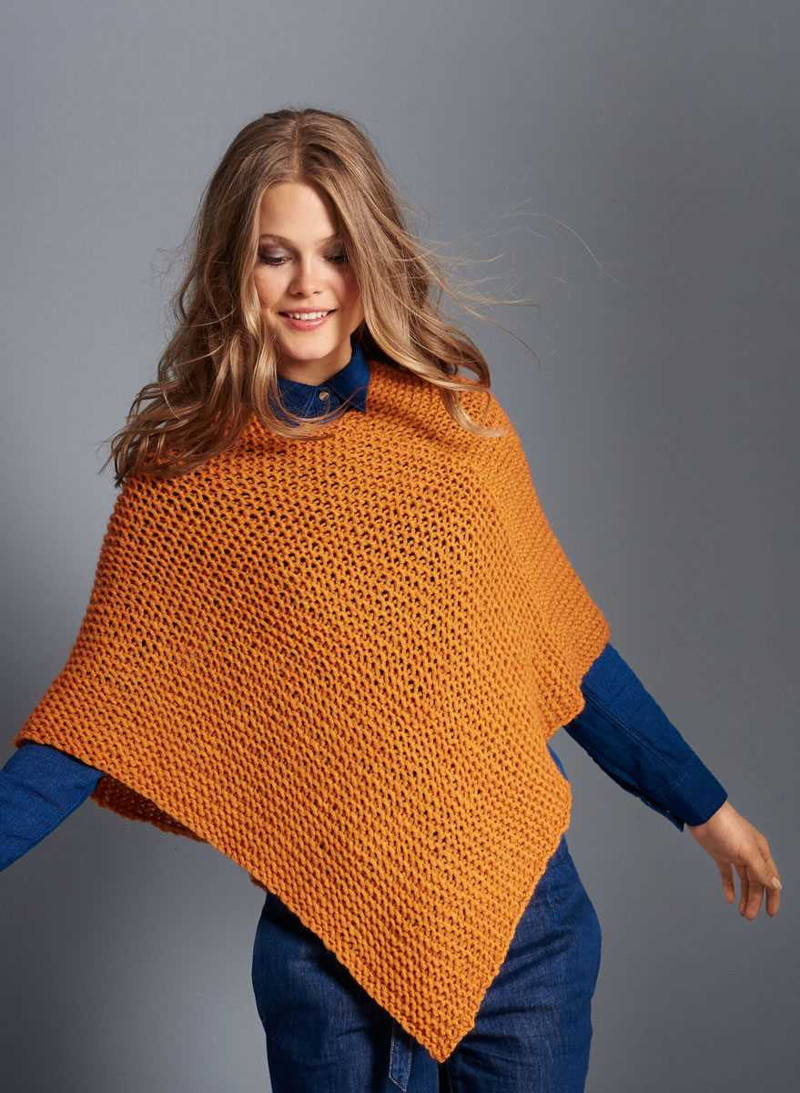 Cozy and stylish: Discover unique knitted poncho patterns!