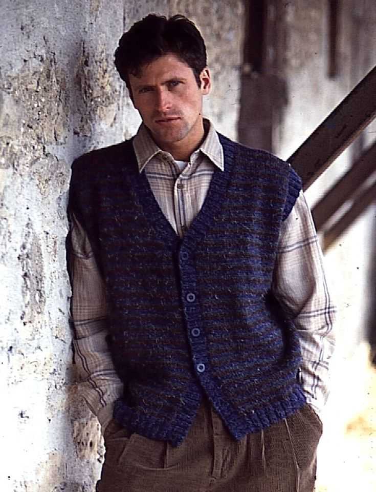 Free download: Knitted vest pattern for men