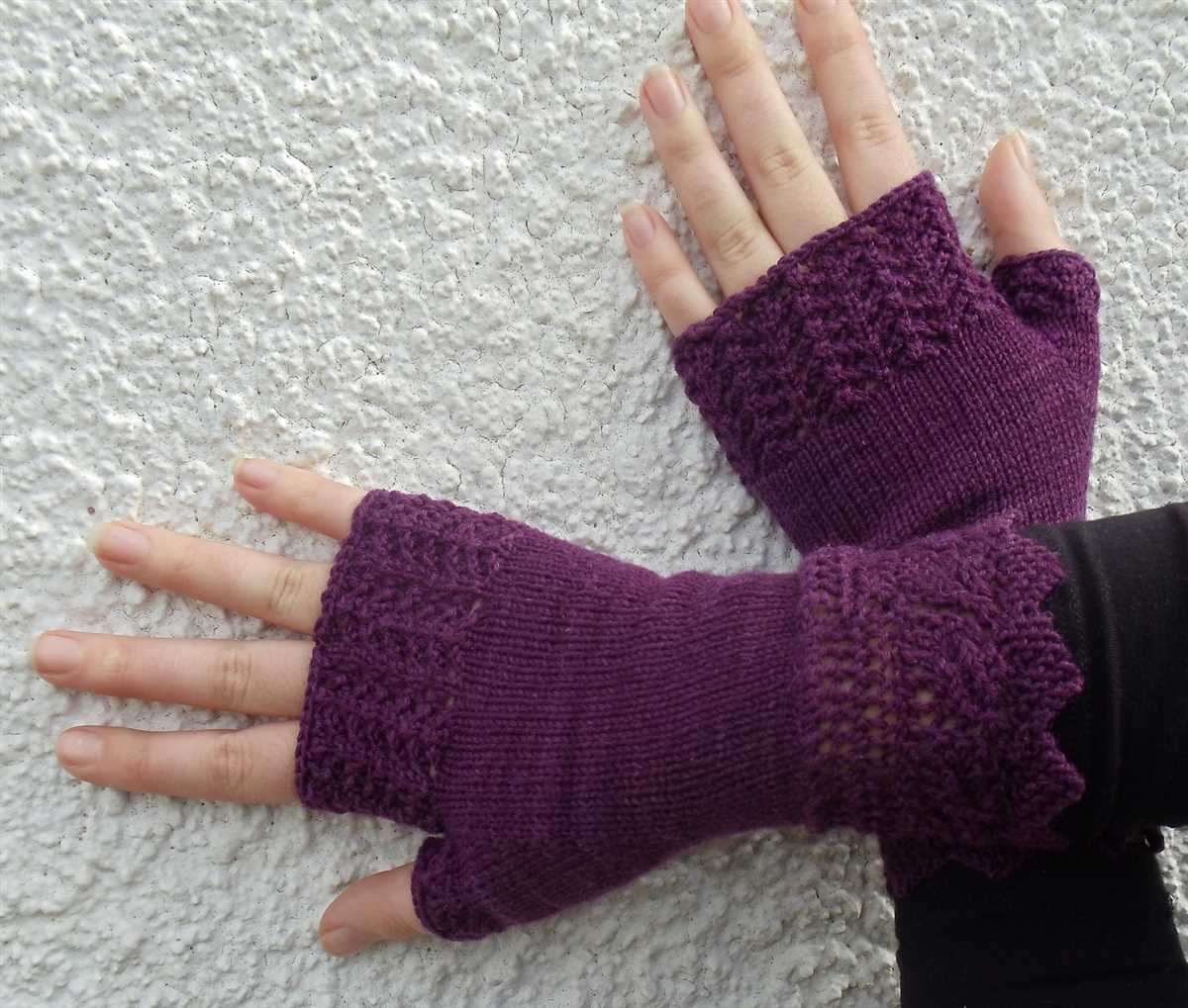 Easy Knitting Pattern for Children's Fingerless Gloves