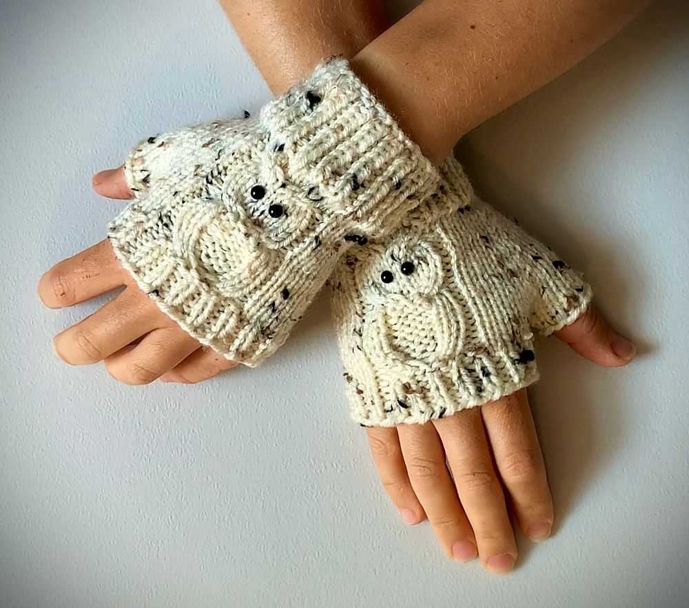 Easy Knitting Pattern for Children's Fingerless Gloves