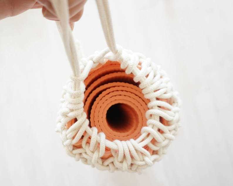 Easy-to-knit yoga bag pattern