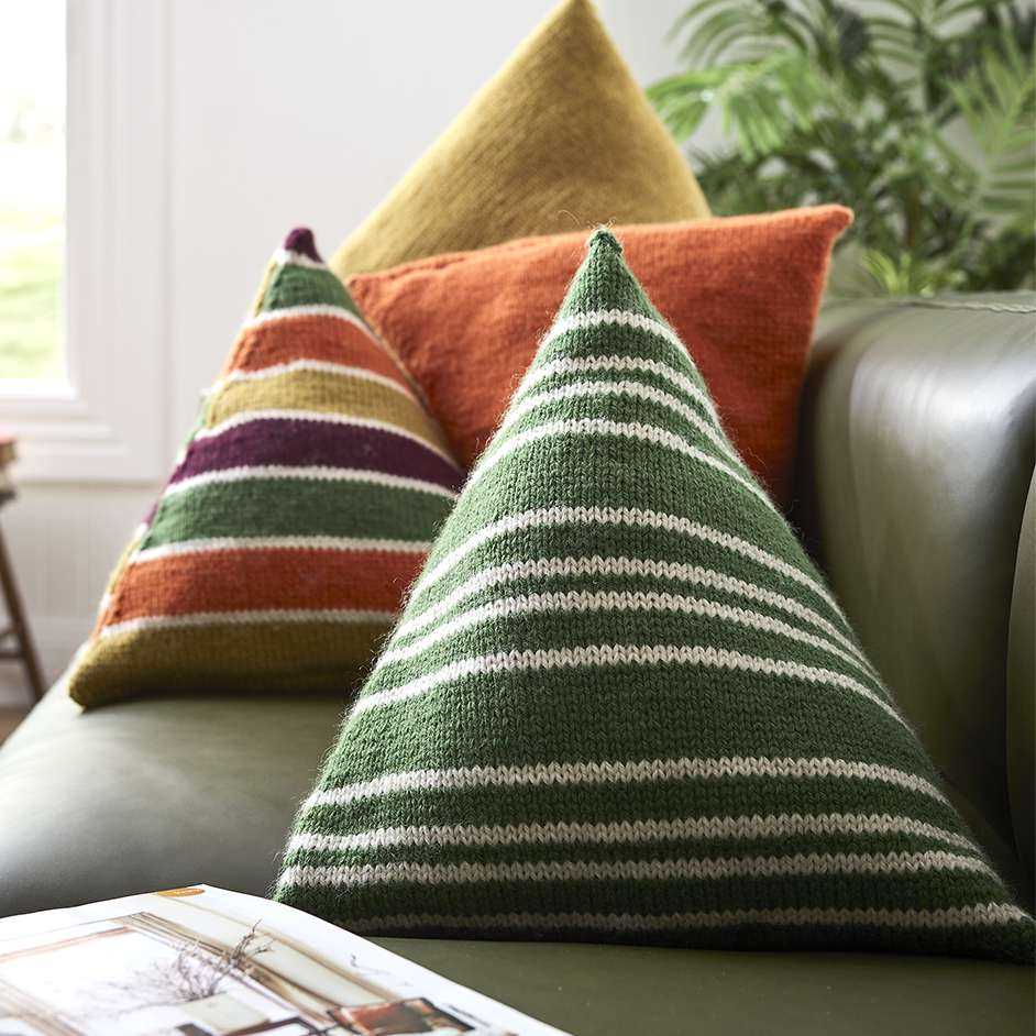 Cozy up your home with these free knitting patterns for cushion covers