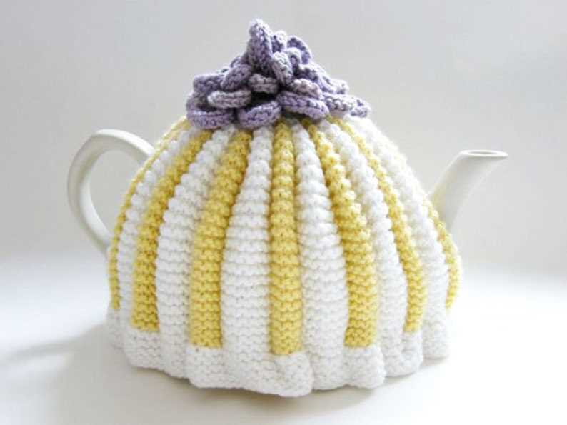 Easy Knitting Pattern for Tea Cosy