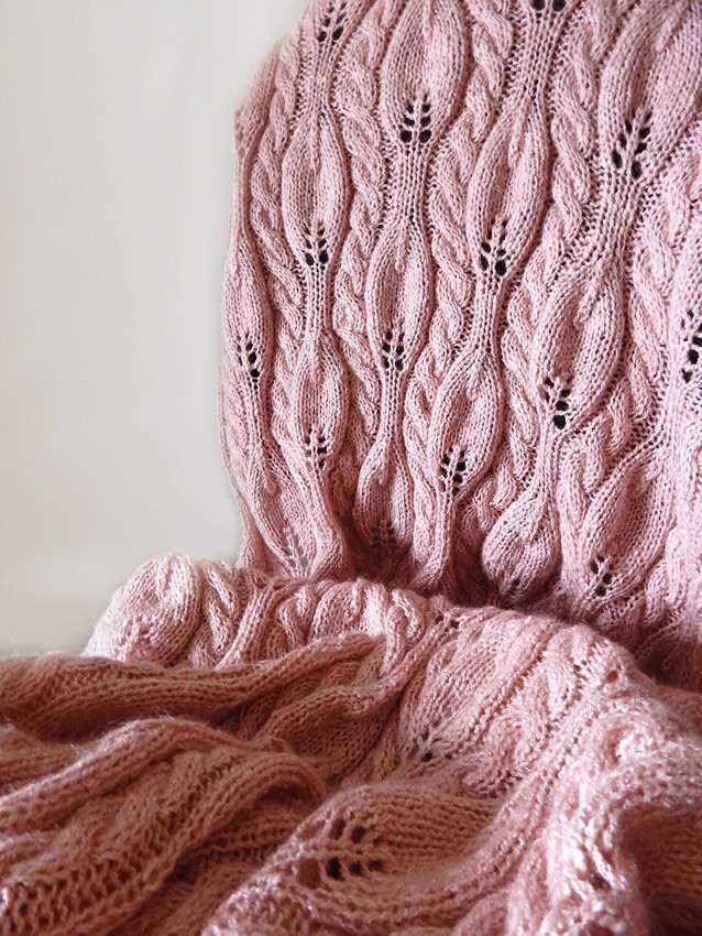 Cozy Up Your Sofa with a Unique Knitted Throw Pattern