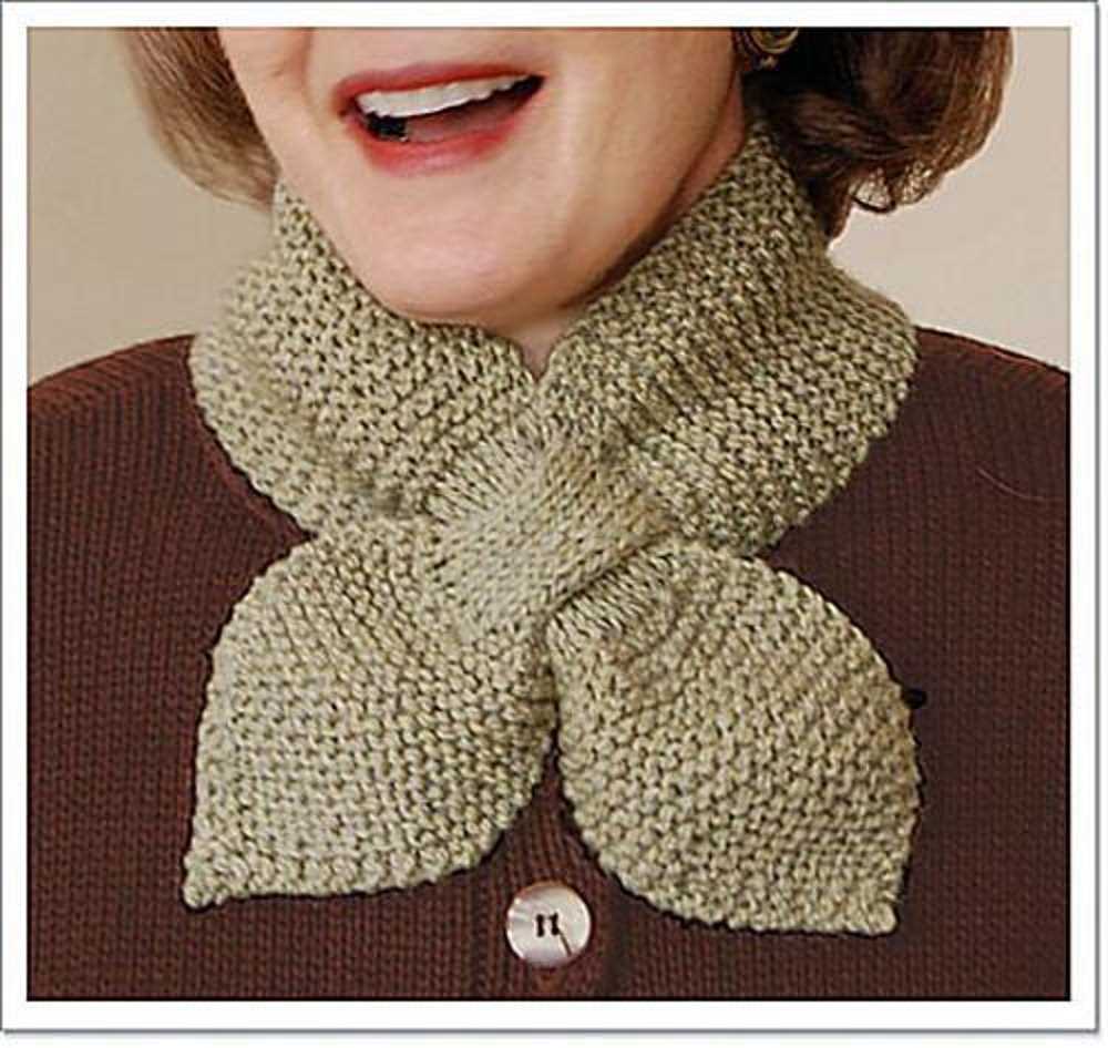 A Unique Knitting Pattern: Button Scarf Design
