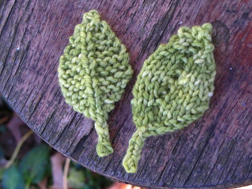 How to Knit a Holly Leaf Pattern