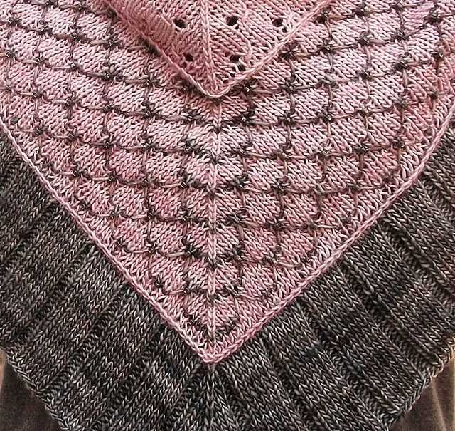 Stylish and unique kerchief knitting pattern