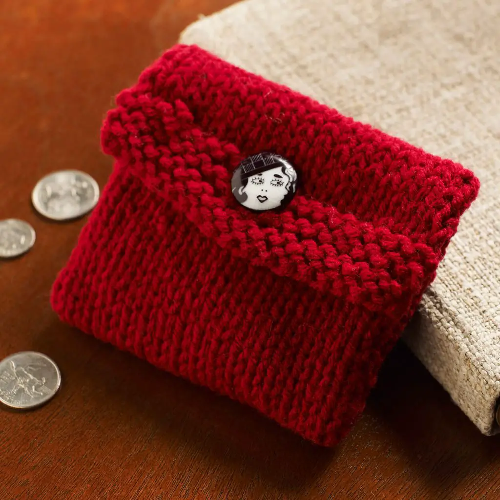 Easy DIY: Free Pattern for a Knitted Coin Purse