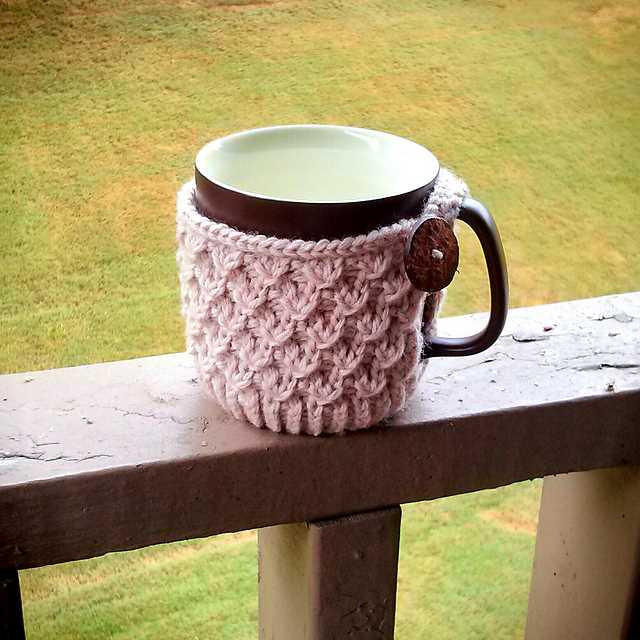 Cozy Up your Cup with this Knitted Pattern