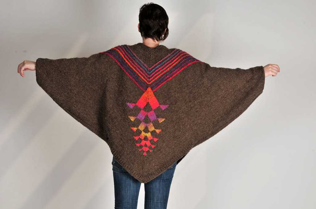 Stylish and Cozy: Free Knitting Pattern for Men's Poncho