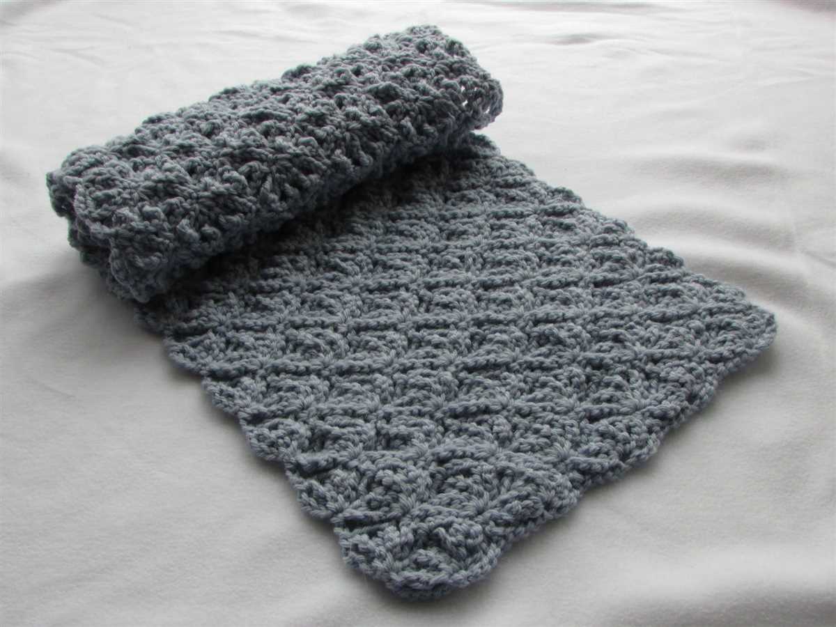 Effortless Knitting Pattern for a Stylish Triangle Scarf