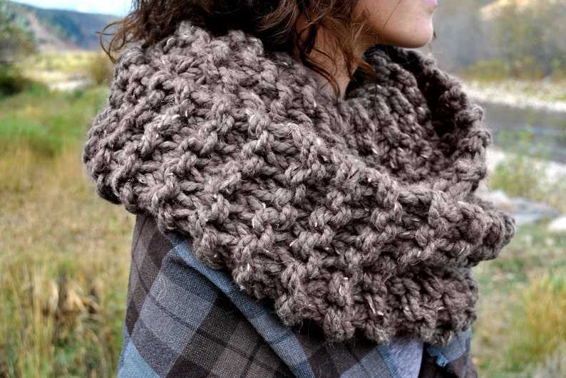 Cozy and Chunky: Bulky Yarn Knitting Patterns for Cowls