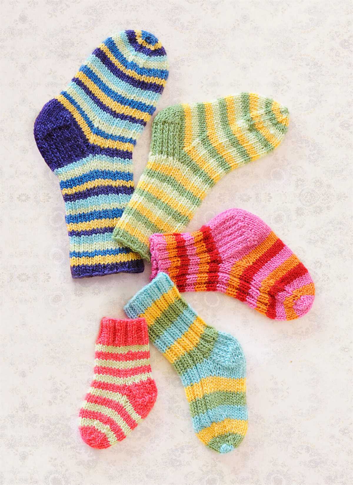 Easy DIY Pattern for Children's Knitted Socks