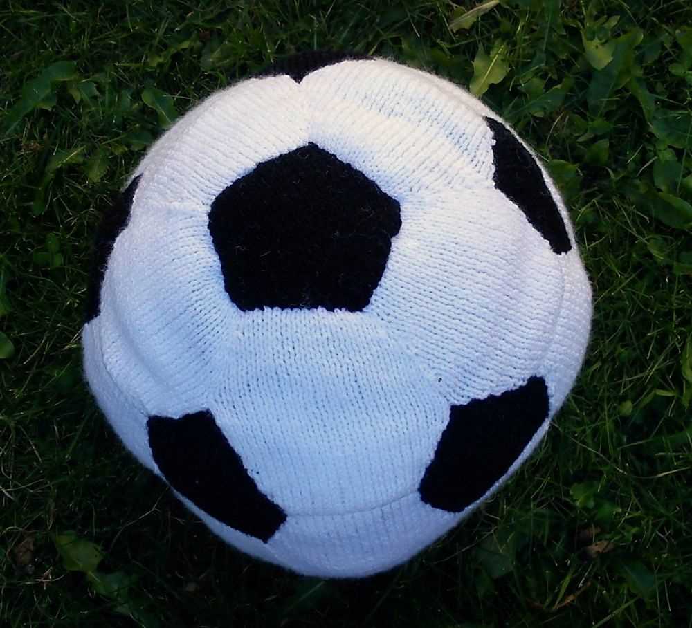 A Unique Twist: Knitting Patterns for Footballers