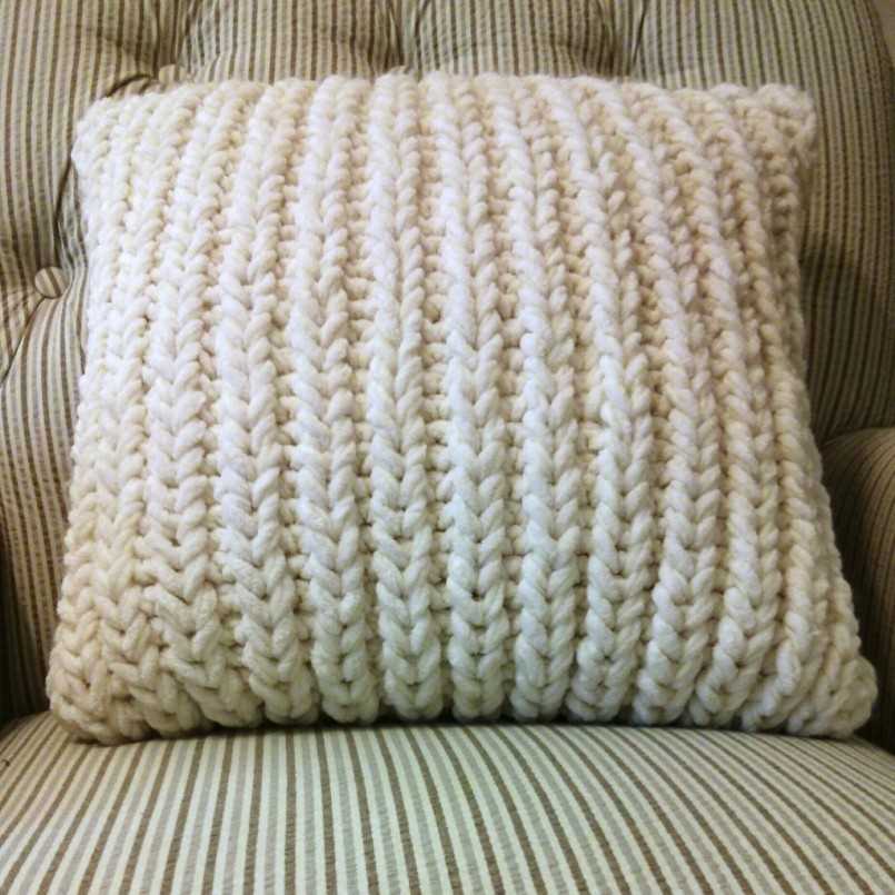 Cozy up your home with these free knitting patterns for cushion covers