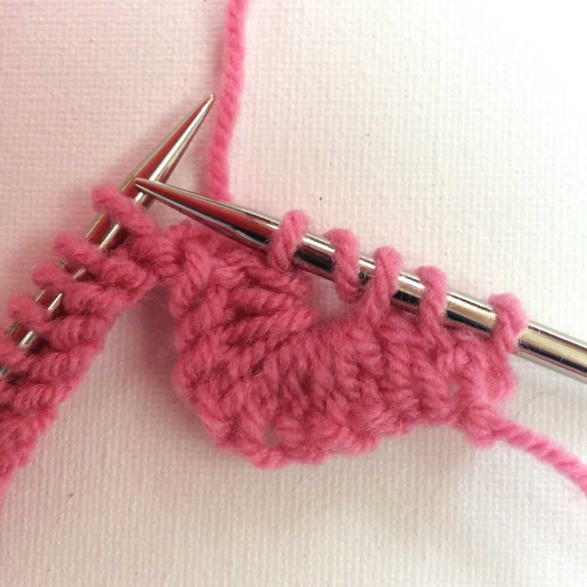 A Playful Twist: The Scalloped Knitting Pattern