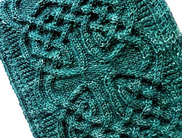 Free Aran Cowl Knitting Pattern