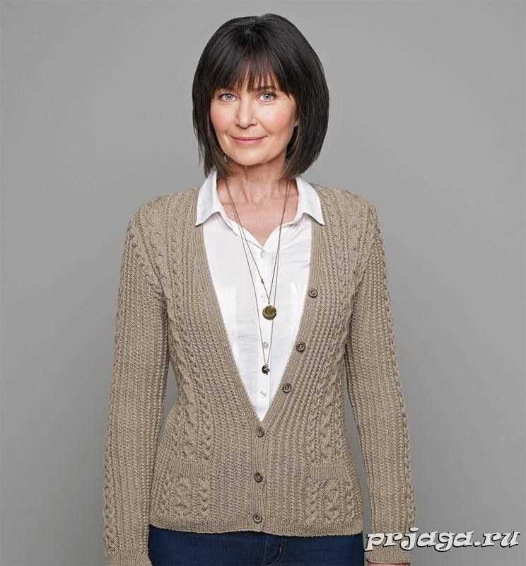 Creative pattern for a cropped cardigan without charge