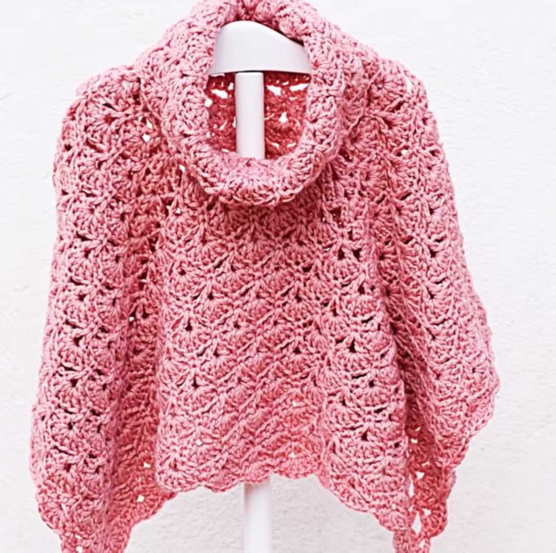 Cozy and Stylish: An Easy Knitting Pattern for Beginners - Poncho