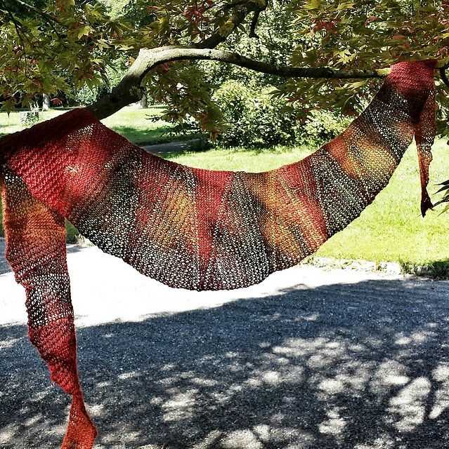 Delicate creations: knitting patterns for thin yarn