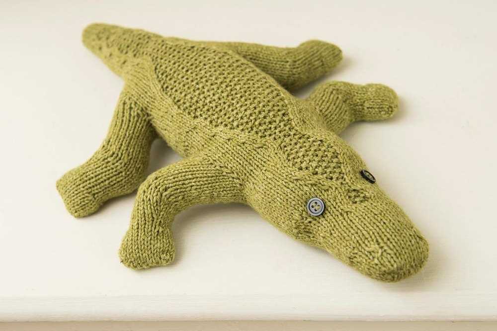 Unique knitting patterns for Aussie jeans toy