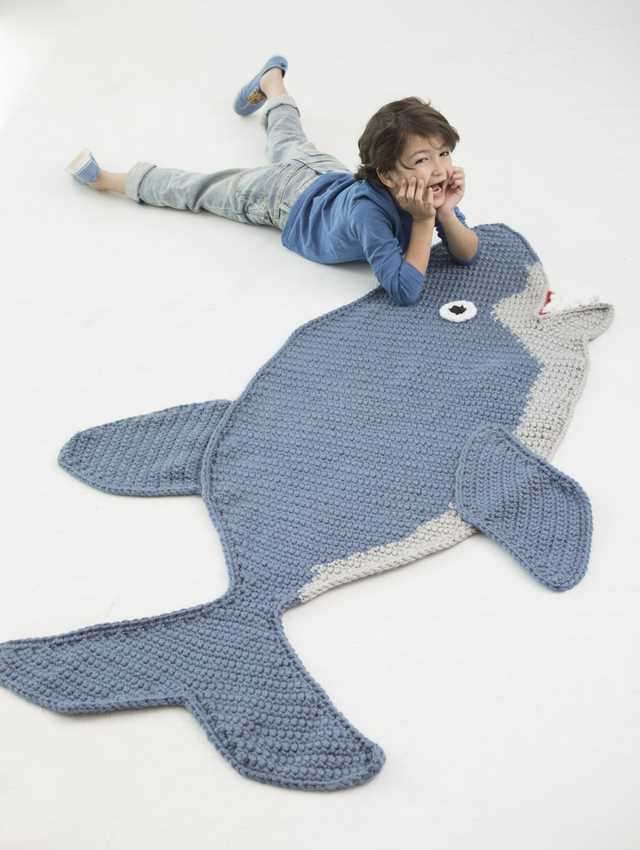 Cozy up with a free shark blanket knitting pattern
