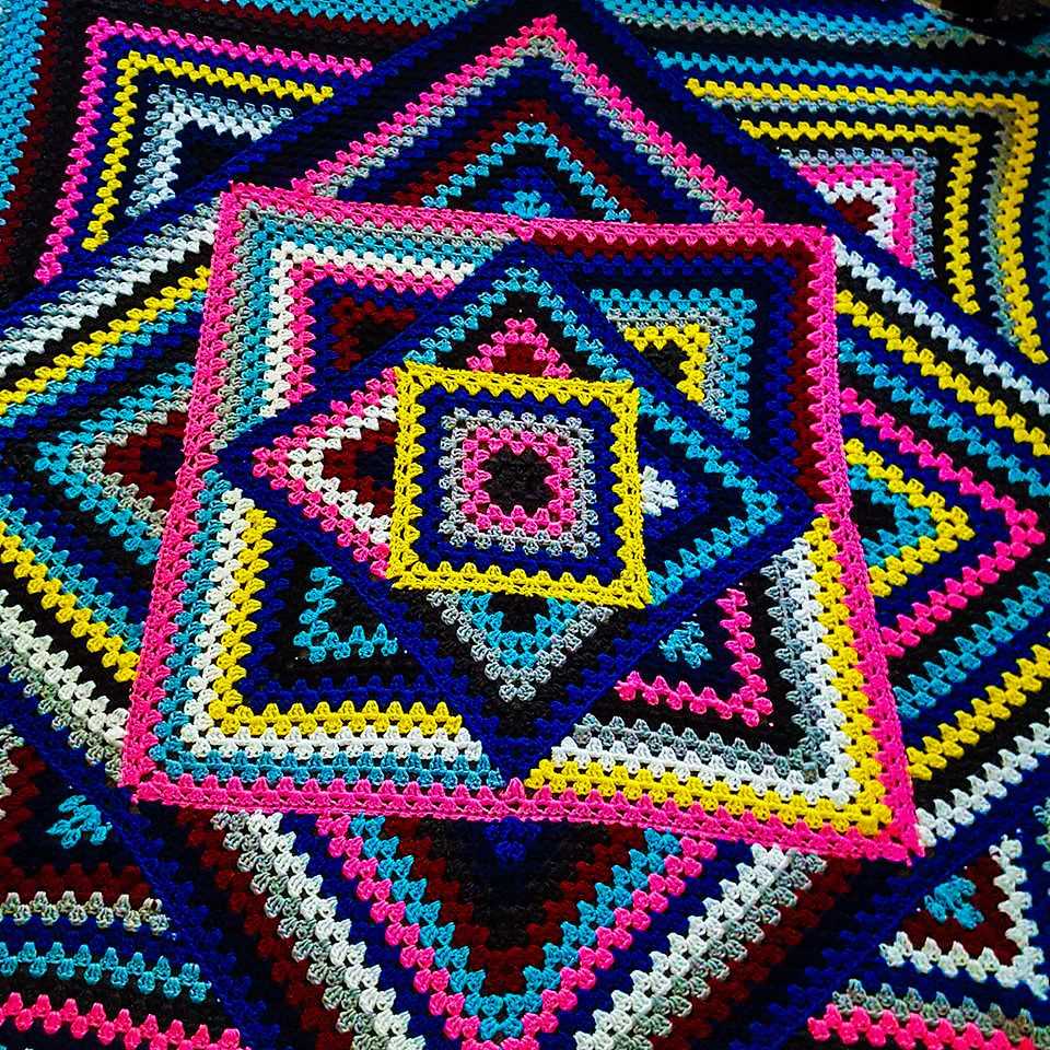 Cozy lapghan patterns for knitting lovers