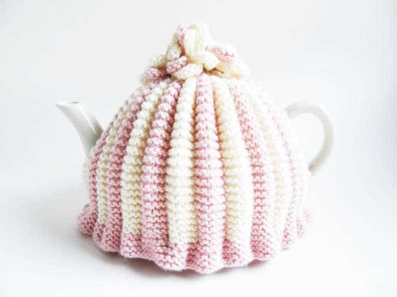 Knit a Cozy Tea Cosy with this Free Pattern