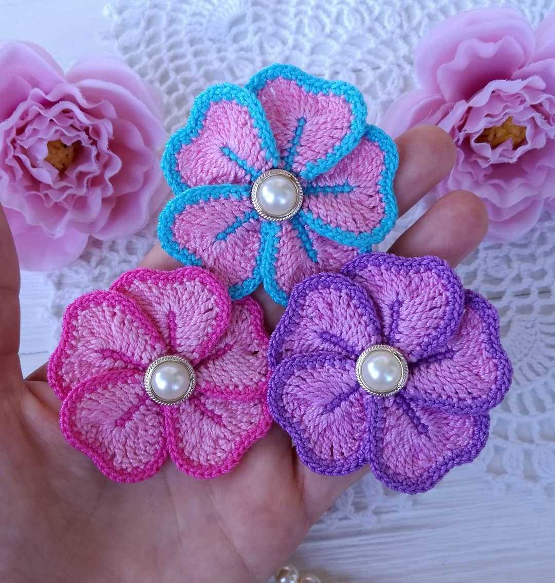 Cozy Blossoms: Free Patterns for Tiny Knitted Flowers