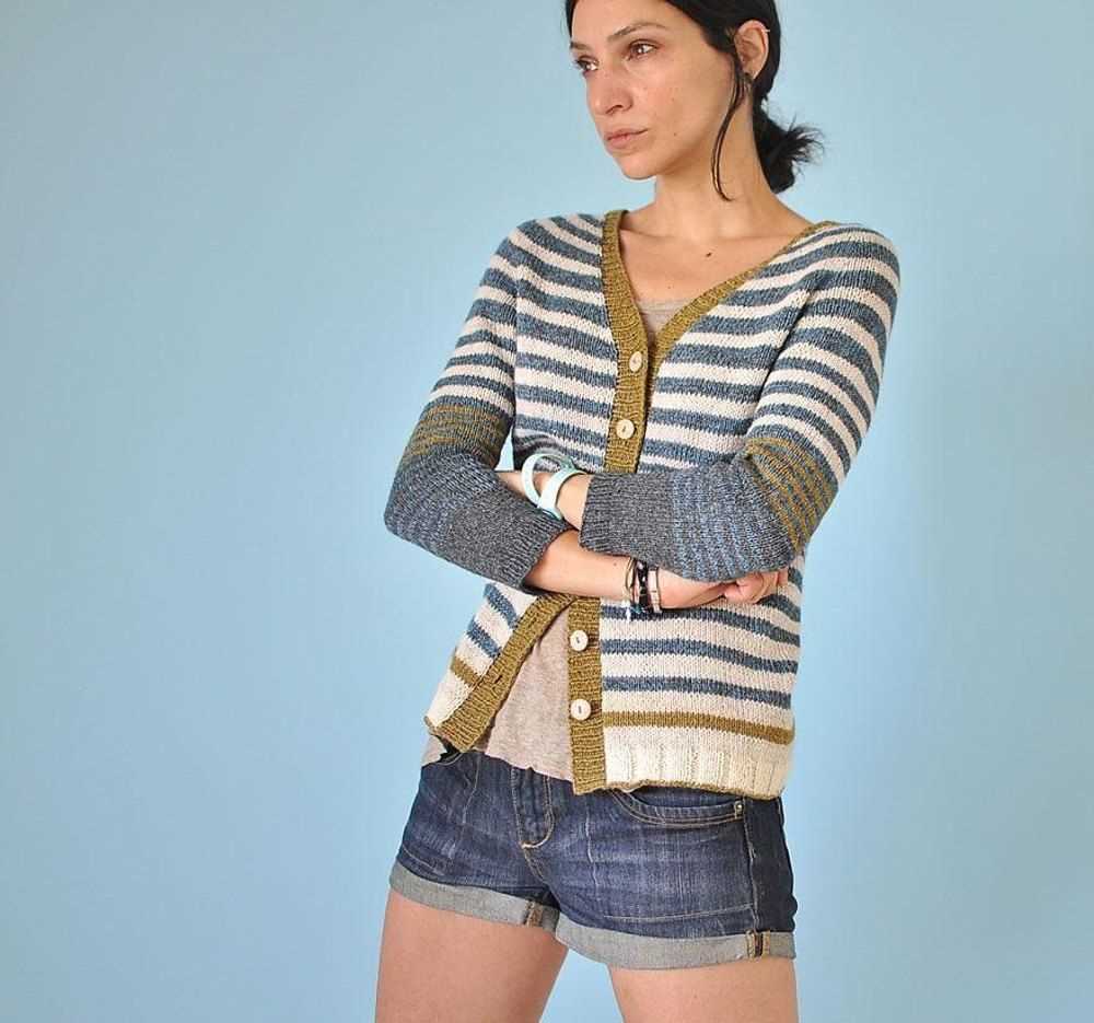 Cozy and Stylish: Free V-Neck Cardigan Knitting Pattern